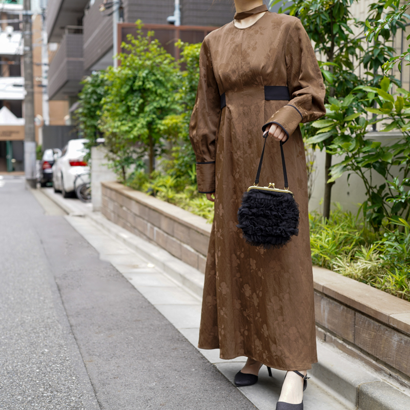 CLANE（クラネ）VINTAGE FLOWER SATIN DRESS（ブラウン/1） | ブランドドレスのレンタルドレスショップHELLO-結婚式・二次会・パーティー・お呼ばれなら